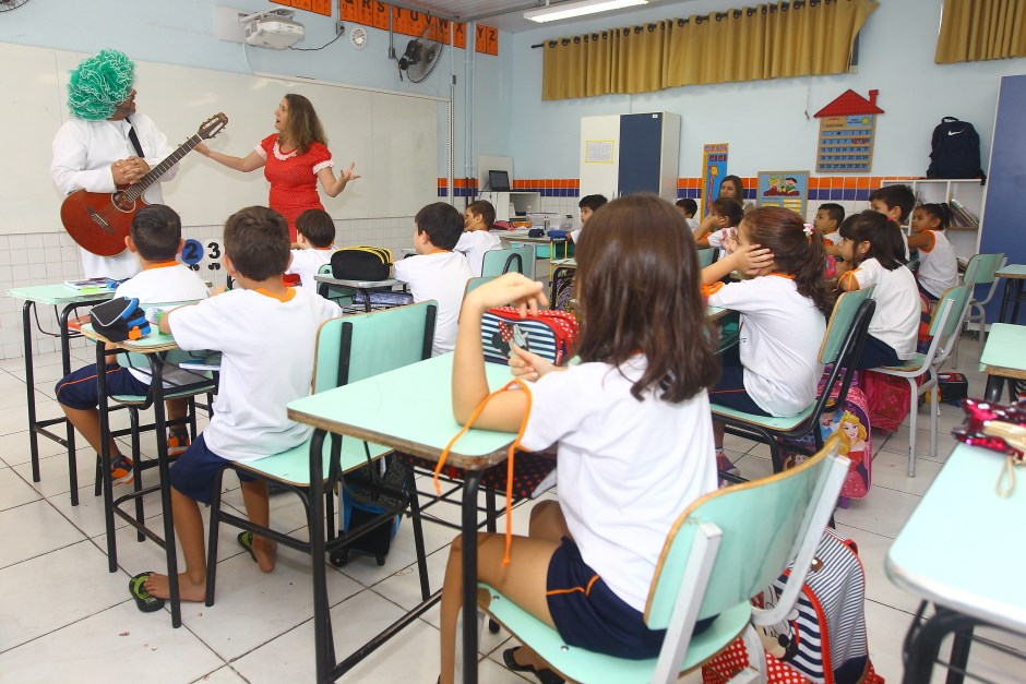Teatro nas escolas municipais incentiva alimentação saudável ... Teatro nas escolas municipais incentiva alimentação saudável ...